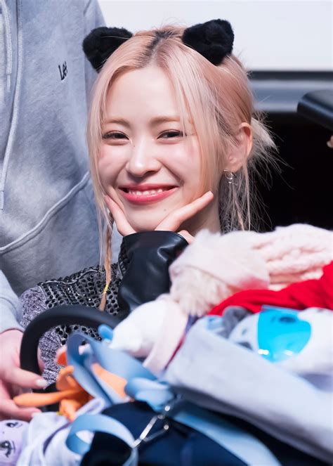 240121 Itzy Ryujin At Withmuu Fansign Event Kpopping