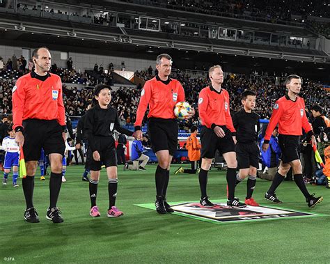 Adidas サッカー日本代表キャンペーン「レフェリーエスコートキッズ・リスペクトフラッグベアラー／ウォームアップツアー参加者募集
