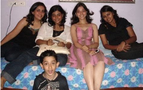 அடடே நடிகை தமன்னாவா இது ஆளே அடையாளம் தெரியலையே ஆச்சரியத்தில் ரசிகர்கள் Tamil Spark