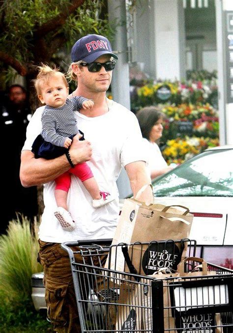 Chris And India Chris Hemsworth Chris Hemsworth Daughter Hemsworth