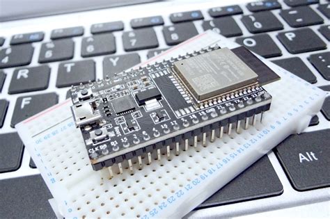 はじめてのesp32開発ボードのおすすめ！『esp Wroom 32d開発ボードesp32 Devkitc 32d』の基本的な使い方