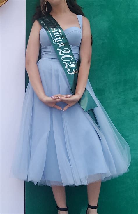 Випускна нарядна сукня 42 44 р 2 200 грн Випускні сукні Окни на Olx