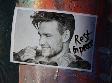 Fotod «hüvasti Laulja Liam Payne Saadeti Viimsele Teekonnale