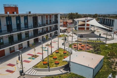 Transfieren S 157 Millones A Arcc Por Colegios Y Centros De Salud