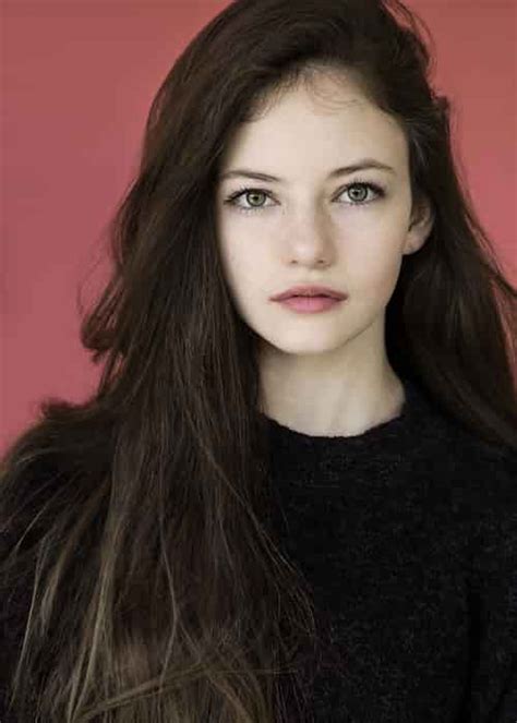 Mackenzie Foy Bio Age Husband Twilight Salary And Net Worth The