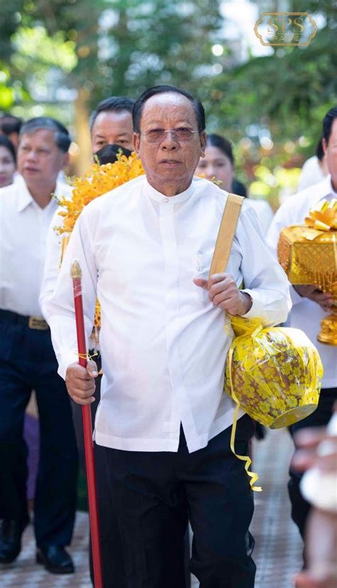 សម្តេចពិជ័យសេនា ទៀ បាញ់ ដង្ហែអង្គកឋិនទាន ទៅកាន់វត្តទេពពោធិវង្ស នៅក្រុងសៀមរាប