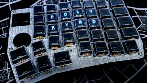 This Modder Is Making The Coolest Keyboard Ever By Putting Little Oled