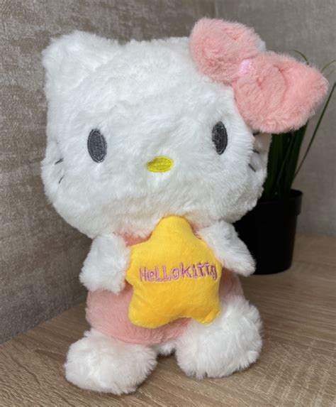 Мягкая игрушка Китти Hello Kitty в розовом клетчатом платье меховая купить с доставкой по
