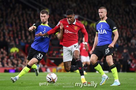 울며 겨자 먹기로 다이어·데이비스 토트넘 핵심 수비수 3 4개월 전력에서 이탈한다