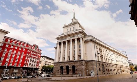 Още утре парламентът гласува отказа на Габриел от кабинет