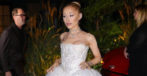 Ariana Grande And Wicked Co Star Cynthia Erivos Premiere Skinny Off
