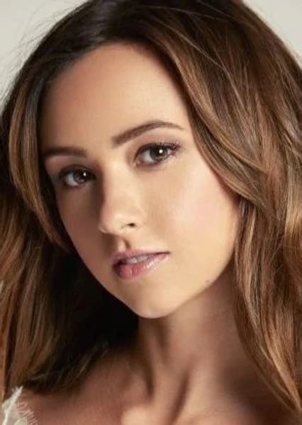 Fan Casting Britt Baron As Tifa Lockhart In Death Battle Amy Rose Vs