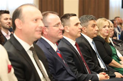 Меџити За ВРЕДИ бојкот на претседателските избори не е опција Expres Mk