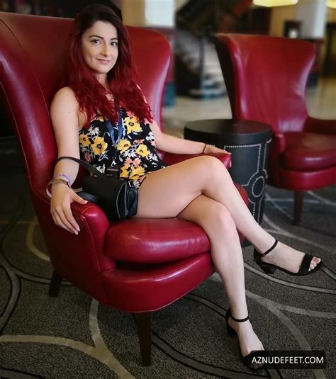 Annie Fuchsia Feet Aznudefeet