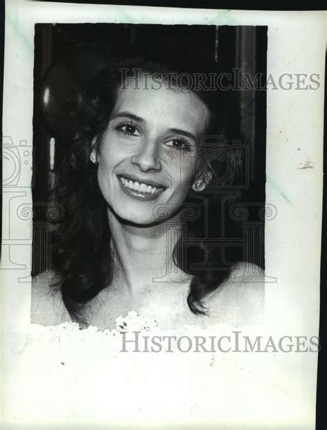 1982 Theresa Saldana Smiling Months After A Knife Attack Mjp28856