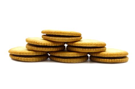 비스킷 샌드위치 크래커 초콜릿 맛 크림과 버터 바삭바삭한 맛있는 달콤한 식사와 유용한 쿠키의 스택 흰색 배경에 격리 0명에 대한 스톡 사진 및 기타 이미지 Istock