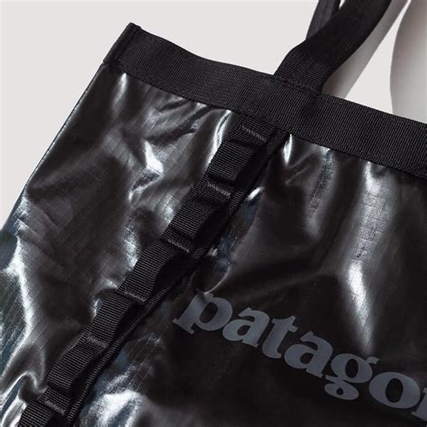 Patagonia Black Hole Tote 25l Womens Fashion Bags And Wallets Tote Bags On Carousell