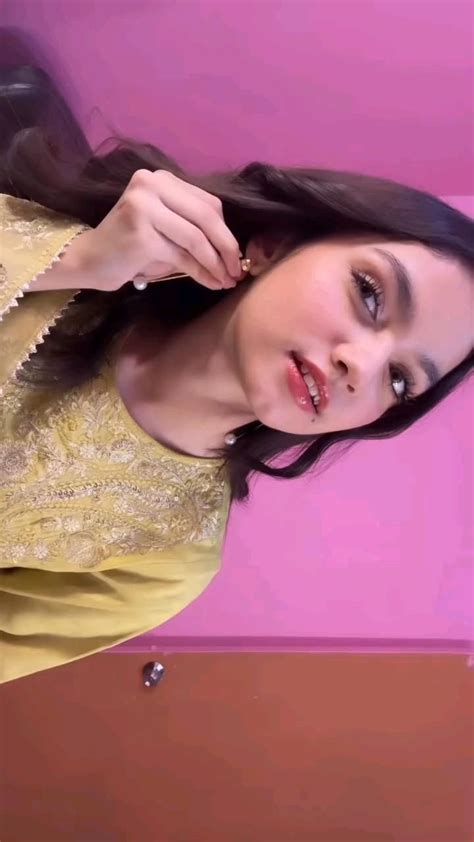 Aina Asif Quick Outfits Eid Photoshoot Ideas Makeup Looks Everyday