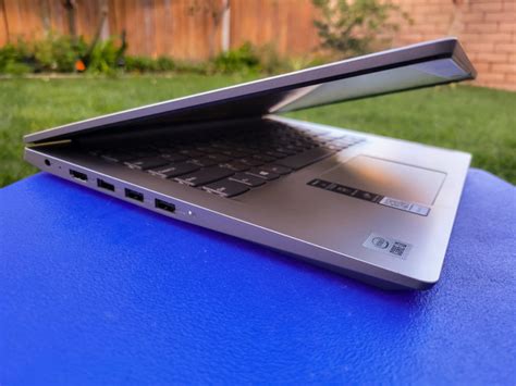 Review Lenovo Ideapad Laptop Wd Qus Iil Yuenx