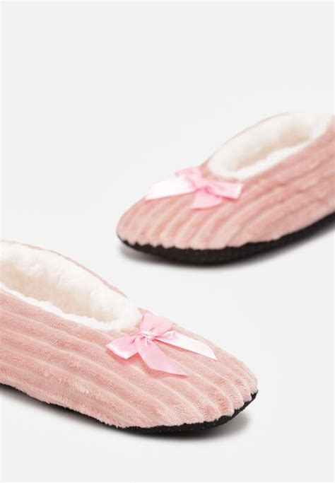 Jasnoróżowe Kapcie Seonia Born2be