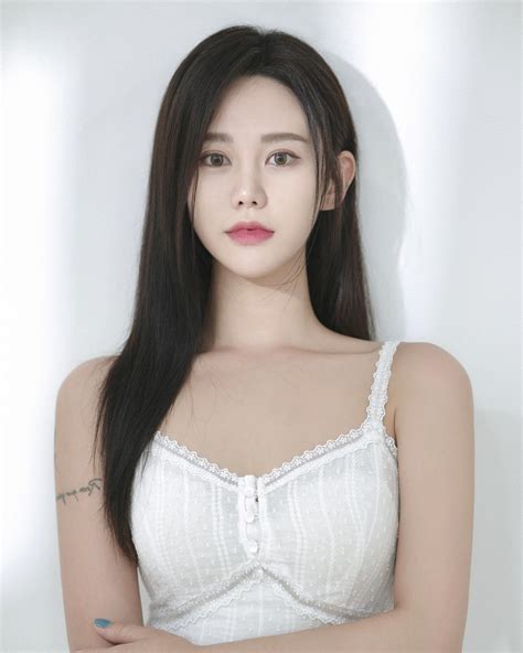 부산미용실 서면미용실 소라 빈티지펌 구름펌 레인펌 레이어드펌 허쉬펌 염색 부산여자머리 서면여자머리 안녕하세요 디자이너 소라 입니다 ̈ ⠀ 항상 찾아주셔서 너무