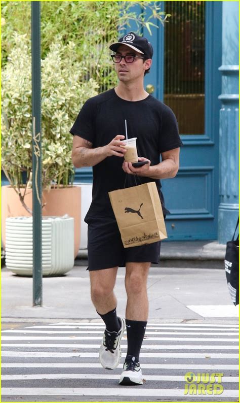 Recent Photos Of Joe Jonas Stepping Out Without His Wedding Ring Resurface Amid Sophie Turner