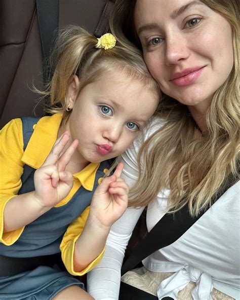 Ana Paula Siebert Posa Sem Maquiagem E Arranca Elogios Expressão Leve E Natural