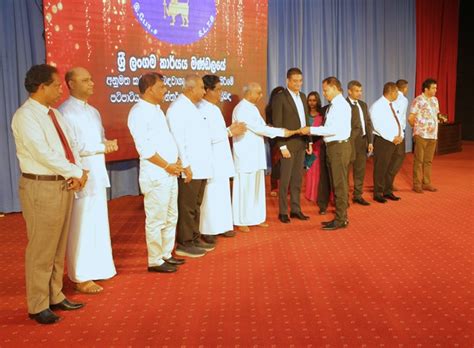 Pm Urges Officials To Work Towards Development Of State Owned Sltb