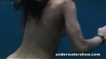 Bathing In Pool Videos Xxx Porno Gratis