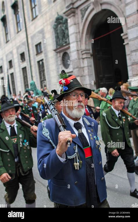 Groupe De Parade En Uniforme Militaire Historique Banque De Photographies Et Dimages à Haute