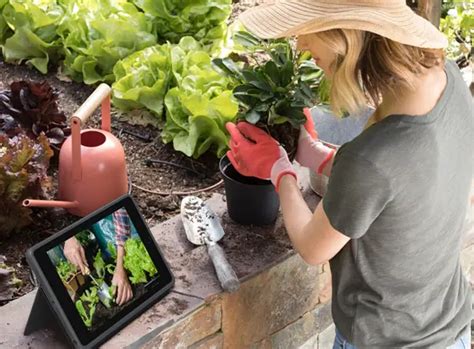 Logitech Rugged Folio Slim Keyboard Case With Drop Protection For 7th