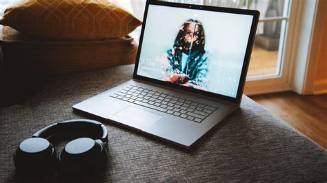 Laptop Tipis Dan Ringan Terbaik Untuk Kerja Dimana Saja Bai Ruindra