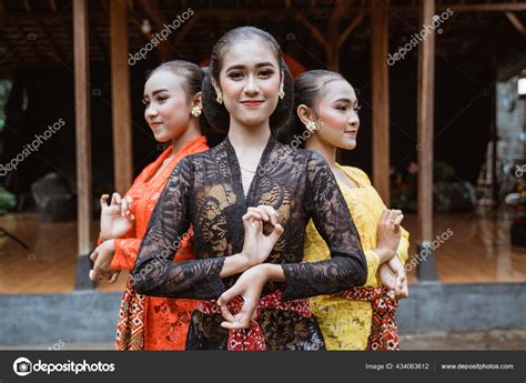Traditional Indonesian Clothing