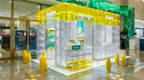 Popup Store Cosmetic Store Design Boutique Retail Store Interior