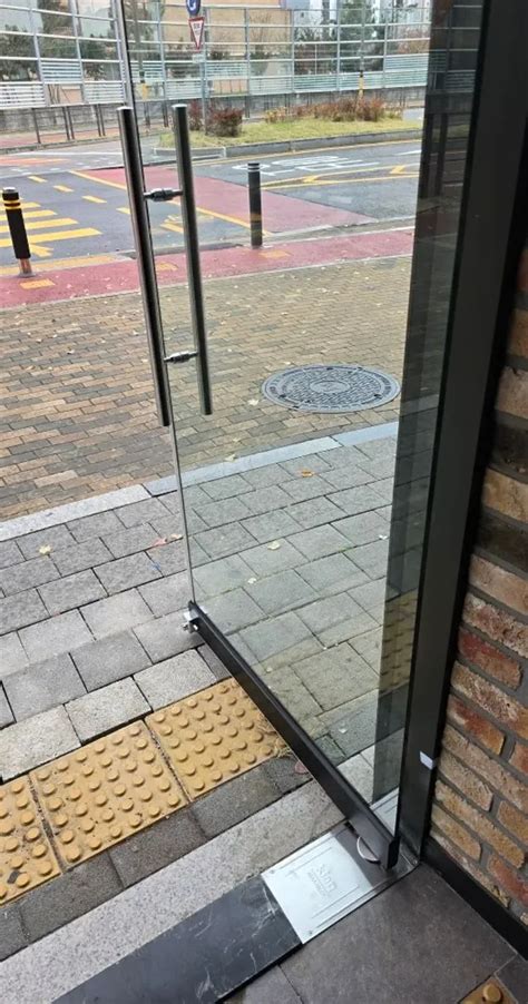 상담도 친절하시고 모르는것도 너무 잘 알려주시고 시간 약속도 너무 잘 지켜주셨습니다 숨고 숨은고수