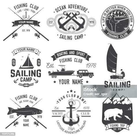 세일링 캠프 및 낚시 클럽 배지 세트 벡터 셔츠 프린트 스탬프 또는 티에 대한 개념 피쉬 로드와 항해 보트 실루엣빈티지 타이포그래피 디자인 익스트림 수상 스포츠 세일링에