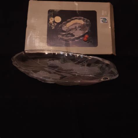 کمدا قیمت و خرید دیس قدیمی رنگ بلور سایز 🤷‍♀️🤷‍♂️ وزن 10 شکستنی بل