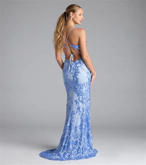 Lace Bodices And Windsor
