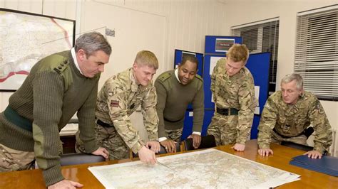 Why Join The Army Reserves 7 Professionals Share Their Experiences Mirror Online
