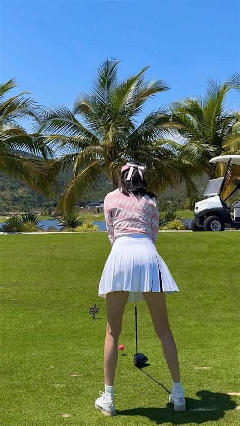 김미주 나무 맞아서 들어오고 라이트 맞아서 들어오고 언덕맞고 또 들어오고 티샷 Ob 3개를 지워준 럭키가 난무 했던 어제의 라운드😁 오랜만에 원볼플레이도 하고 즐란딩