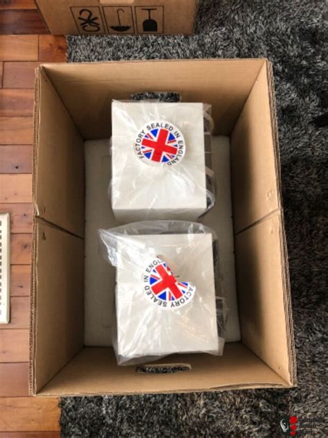 Proac Tablette Signature White Photo Canuck Audio Mart