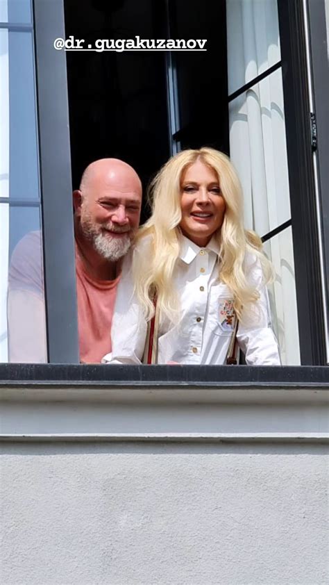 ლამაზი წყვილი და ბედნიერი ოჯახი ნინო ნადირაძისა და გუგა კუზანოვის ოჯახური იდილია და ახალი