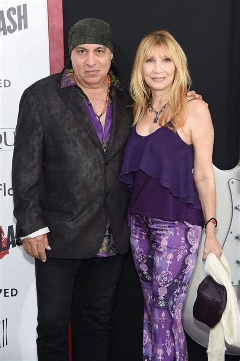 Unlike Most Hollywood Relationships These Celebrity Marriages Have