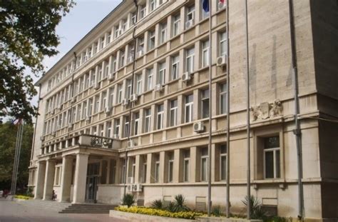 Съдът във Варна остави в ареста обвинен в извършването на грабеж за 100 000 лева в Силистра