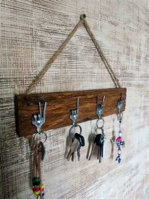 Дизайнерська ключниця — ціна 390 грн у каталозі Статуетки Купити товари для дому та побуту за