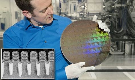 IBM And Samsung Build One Of The Smallest Computer Chips Daily Mail Online