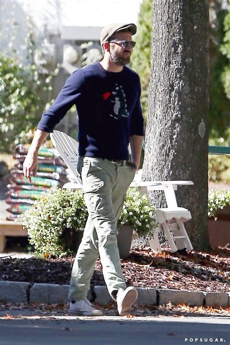 Ryan Reynolds Already Has The Hot Dad Look Down Hot Dad Ryan