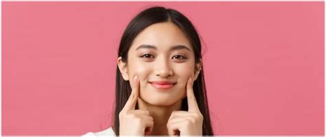Nggak Perlu Operasi Plastik Ini Cara Membuat Lesung Pipi Cuma Modal 1 Alat Makeup