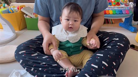 땡큐 Vlog 11 육아브이로그 아기일상 엄마가 만들어 준 장난감 아빠와 책 읽기 초기 이유식 네발 기기 준비 중 예방접종 크리스마스 Youtube