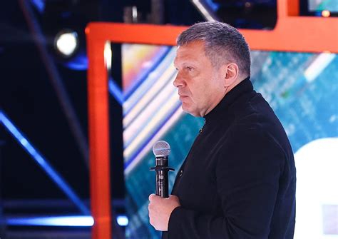 „hör Zu Scholz“ Putins Aggro Tv Einpeitscher Mopo